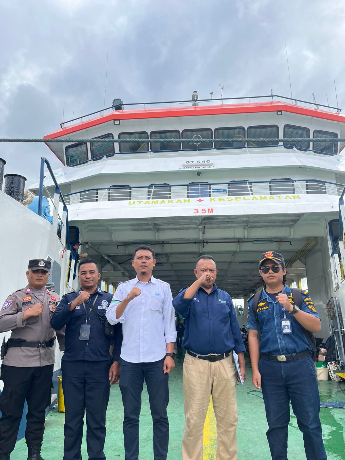 Polsek Banggai Amankan Keberangkatan KM Teluk Tolo, Pastikan Arus ...